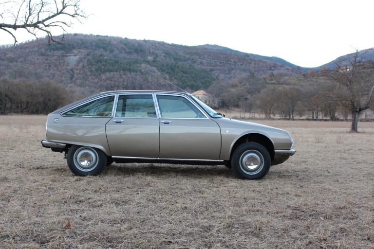 10 Surprising Cars That Are Secretly Powered By Rotary Engines - DAX Street