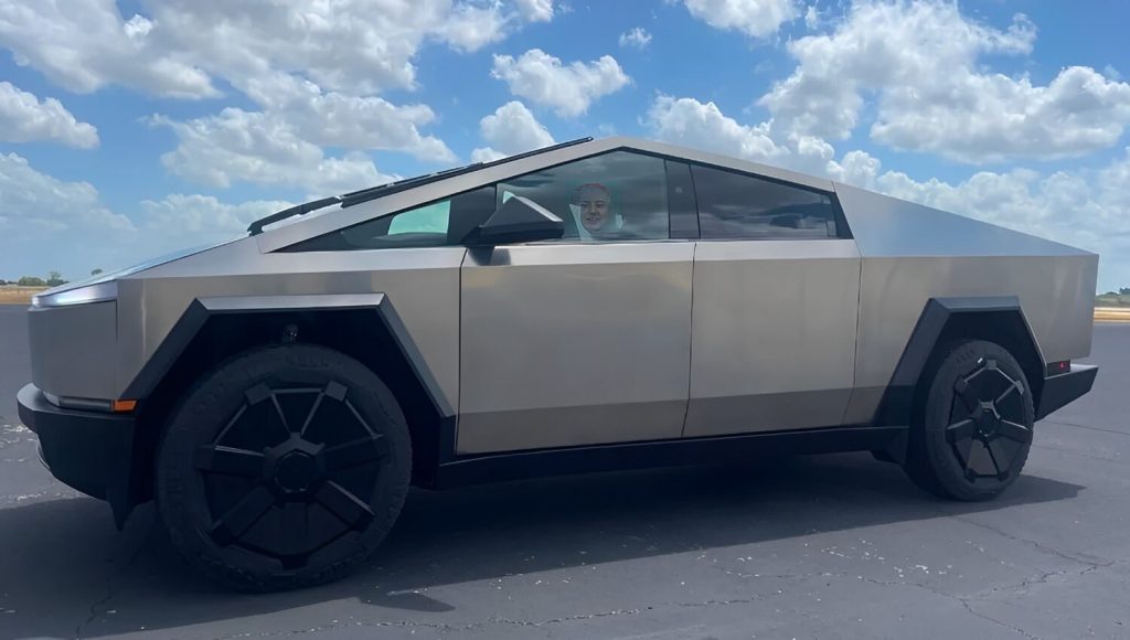 Tesla Tests Bidirectional Charging: Cybertruck Sends Power Back to ...